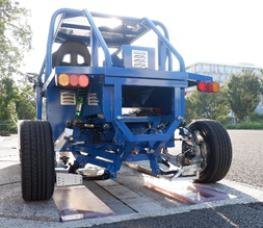 Elektromobilitä t: Radnabenantrieb von NSK lädt kabellos während der ...