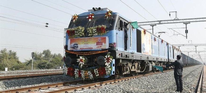 MILESTONE ON THE EASTERN DEDICATED FREIGHT CORRIDOR IN INDIA | Railway ...