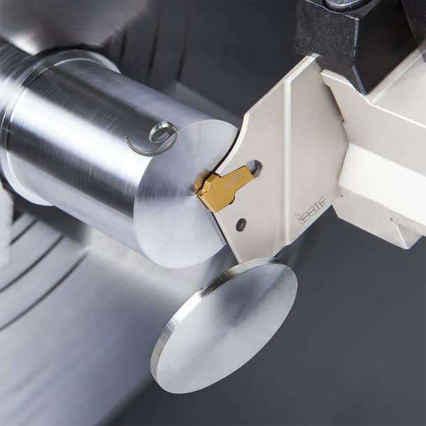 Self Grip is Parting the Ways | Metalworking International