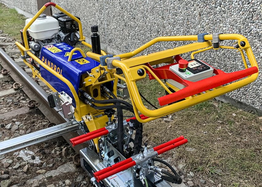 SNCF AWARDS APPROVAL FOR PANDROL’S CD200 IQ CLIPPING MACHINE | Railway USA