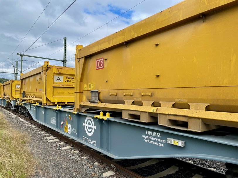 Sanierung der Riedbahn: 180 Ermewa-Containertragwagen bringen den ...