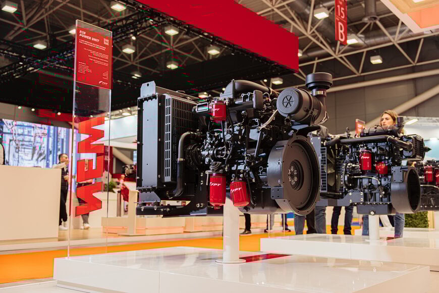 FPT INDUSTRIAL UNVEILS THE R38, THE BRAND-NEW COMPACT ENGINE THAT ...