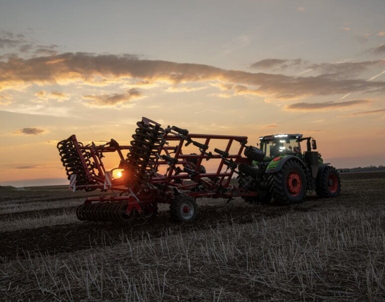 Fendt 1000 Vario: More output, More user-friendly | Agriculture Technology
