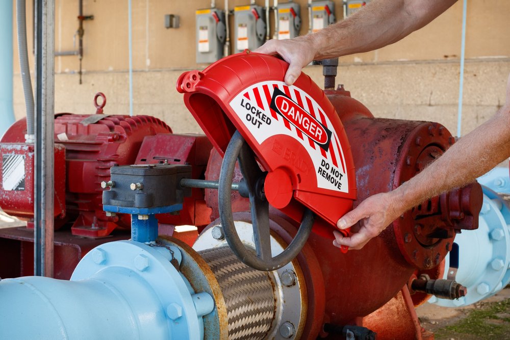 Safe lockout for large gate valves | Industry-Asia